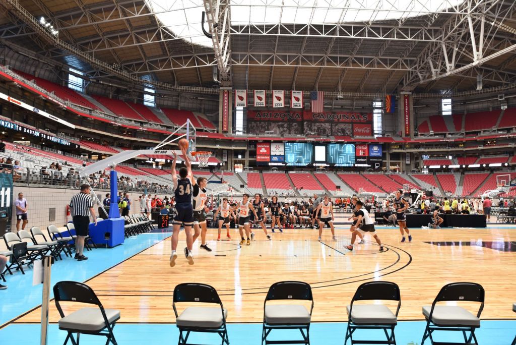 State-farm-stadium-basketball-court – Playeasy Stories