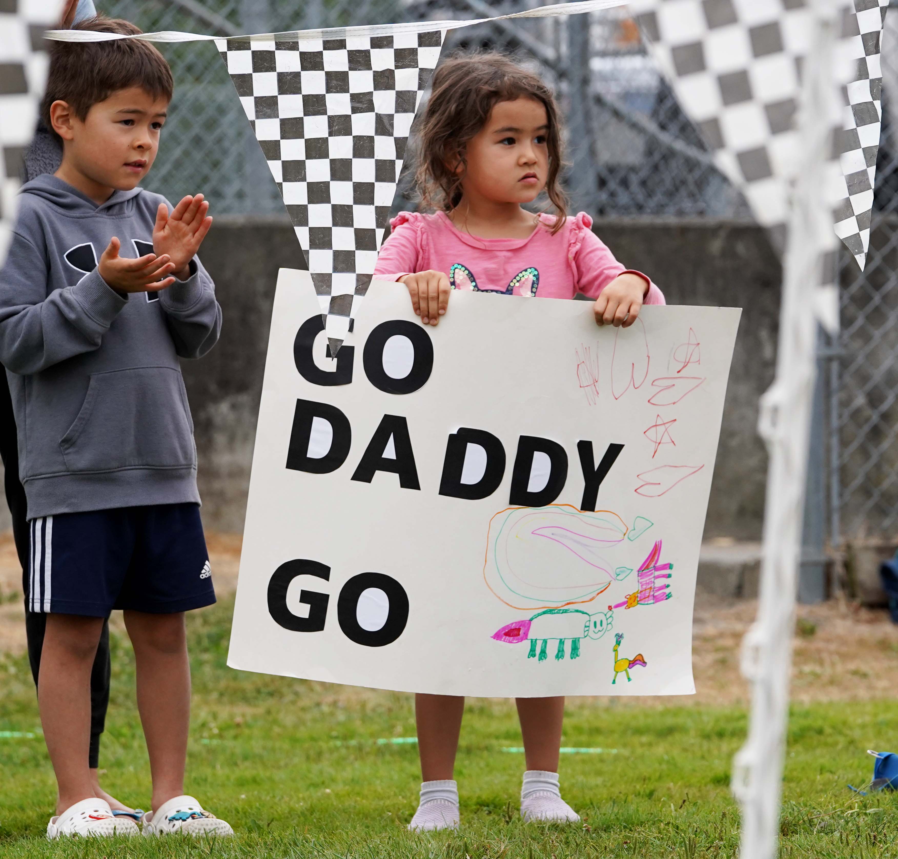 8 tri sno – Playeasy Stories