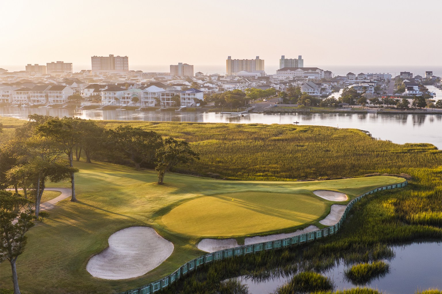 Why The Beach Is the Golf Capital of the World – Playeasy Stories